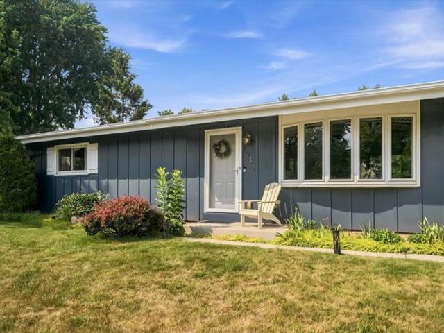 1632 Parkway Dr, Port Washington, WI 53074