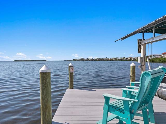 1632 Seabreeze Dr, Tarpon Springs, FL 34689 | MLS #TB8422
