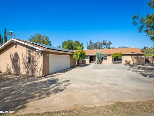 16335 Arena Dr, Ramona, CA 92065