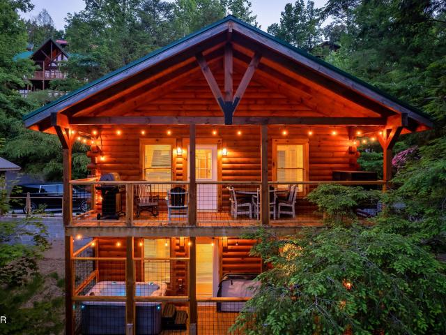 1633 Misty Hollow Way