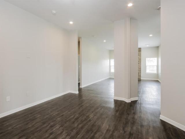 1633 Mockingbird Lane