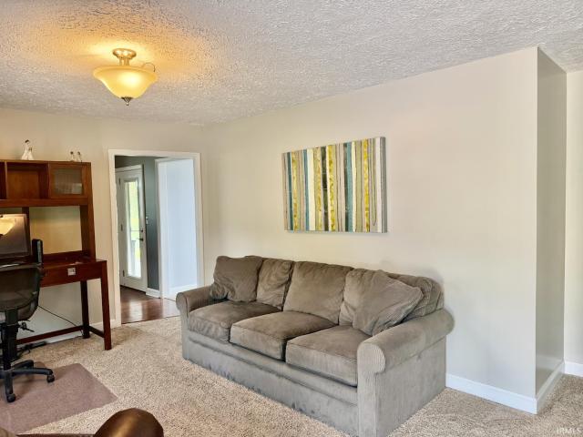 1633 N Royal Oaks Drive