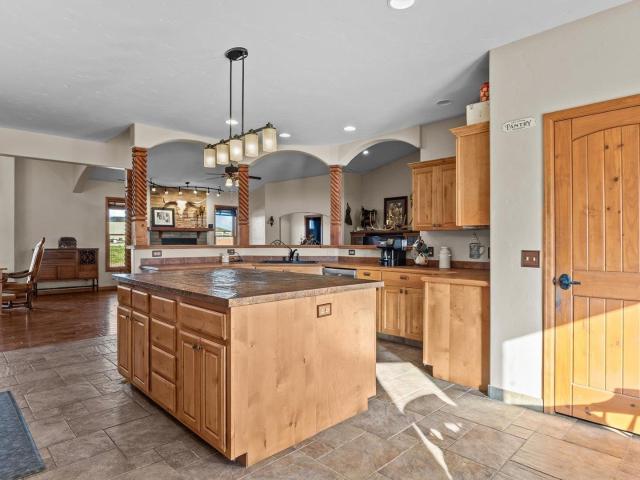 1633 Camp Fire Ct, Loma, CO 81524 | MLS #20255