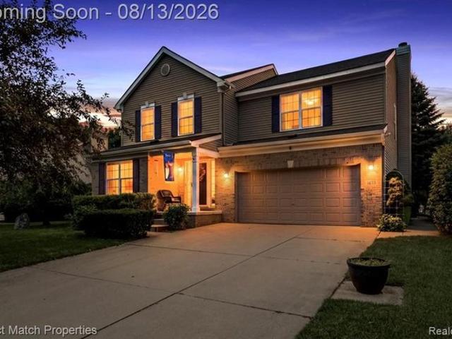 1633 Four Seasons Dr, Hartland Township, MI 48843
