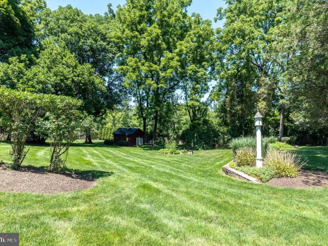 1633 Grasshopper Ln, Lower Gwynedd, PA 19002 | MLS #PAMC2174