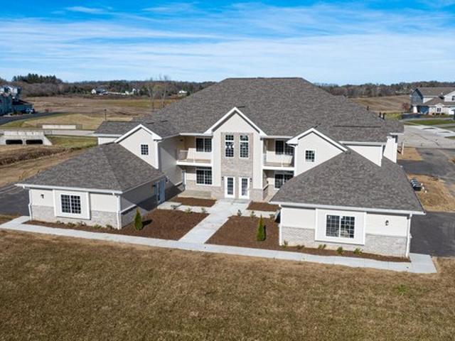 1633 Grey Fox Trl Unit B, Mukwonago, WI 53149