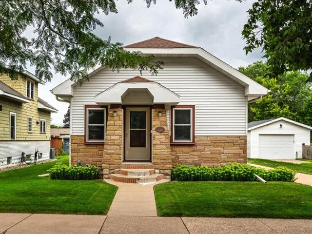 1633 Hyde Ave, La Crosse, WI 54601