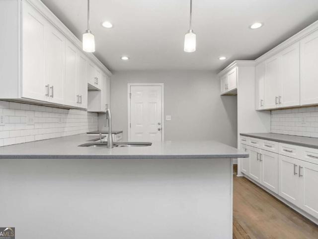 1633 Pine Glen Circle