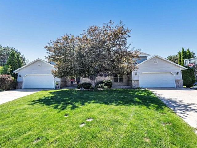 1633 Ponderosa Ave, Green Bay, WI 54313