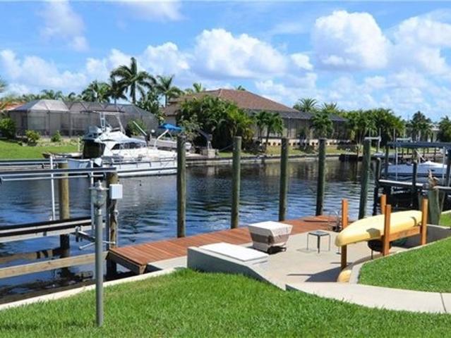 1633 SE 39th Ter, Cape Coral, FL 33904