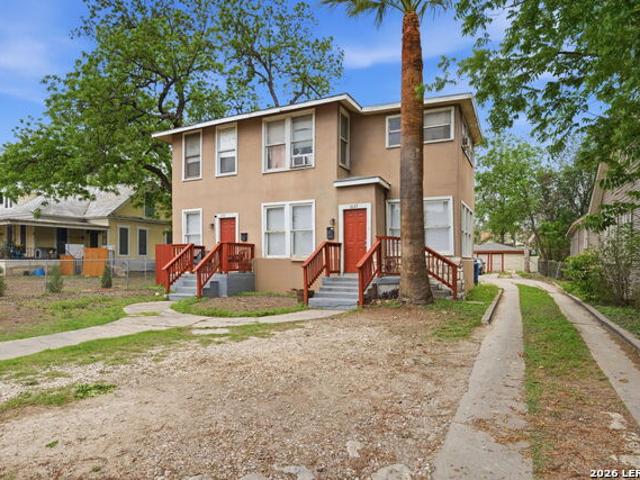 1633 W Woodlawn