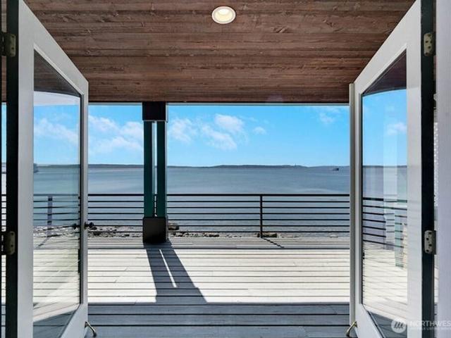 1633 Water St Apt 3, Port Townsend, WA 98368