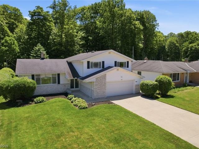 1633 Windsor Dr, Mayfield Heights, OH 44124