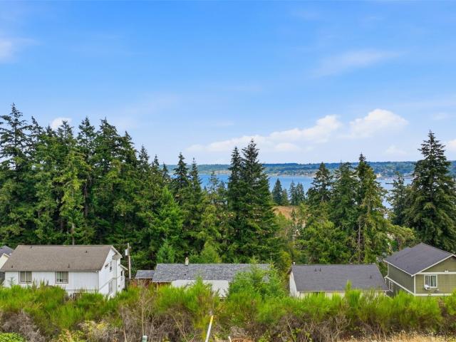 1633 & 1637 Sound Ridge Drive
