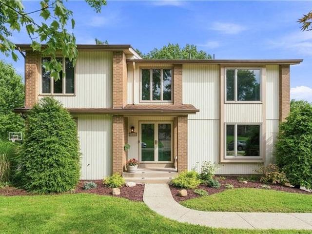 163 Cassia Dr, Clairton, PA 15025