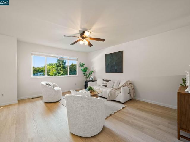 163 Holiday Hills Dr