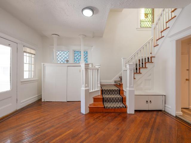 163 Jewett Ave