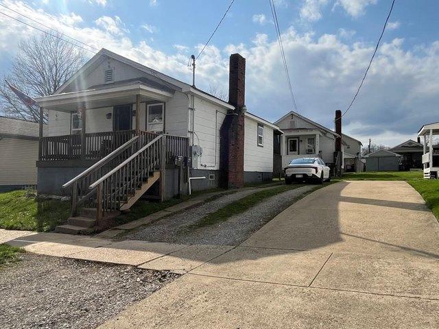 163 Oak Ave, Moundsville, WV 26041