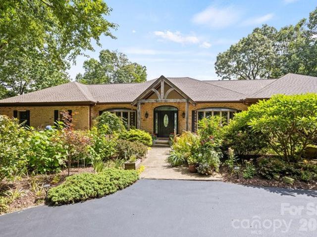 163 Old Poplar Ln, Flat Rock, NC 28731
