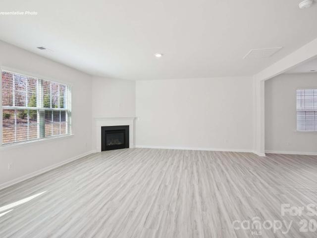163 Lakeside Ridge Way