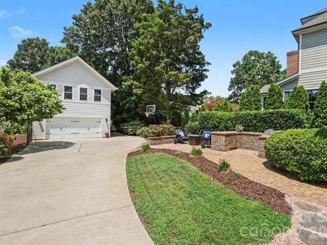 163 N Canterbury Road
