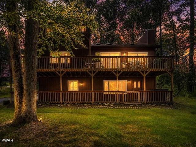 163 N Lake Shore Dr, Dingmans Ferry, PA 18328