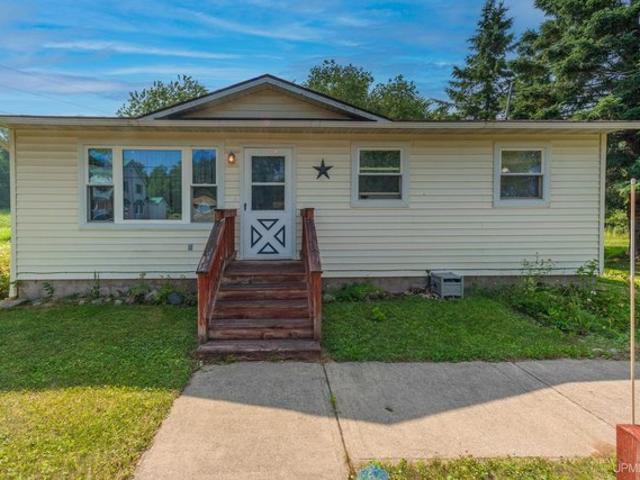 163 N Low St, Gwinn, MI 49841