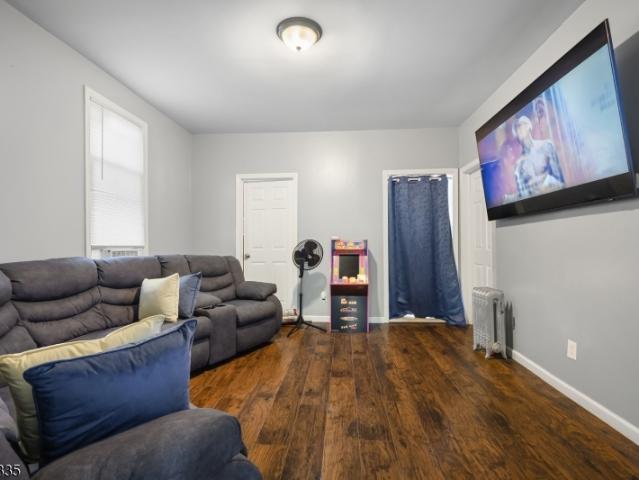 163 S 7Th St