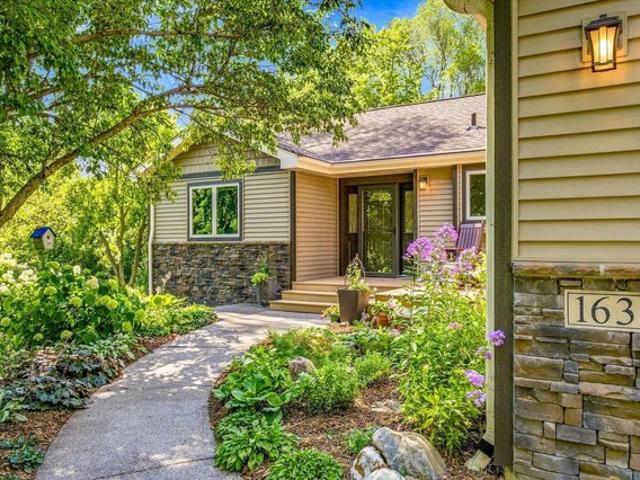163 Skyline Dr, River Falls, WI 54022
