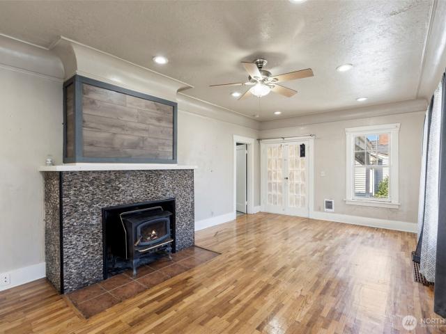 163 SW Cascade