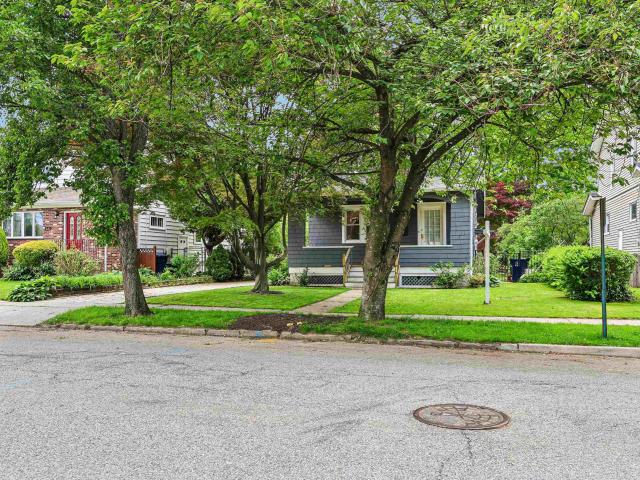 163 Poplar Ave