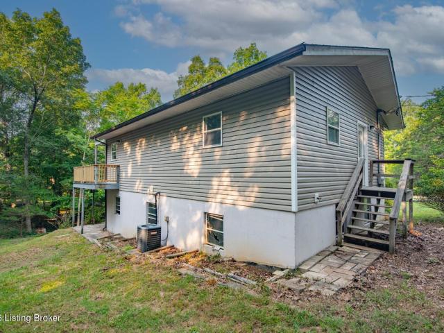 163 Wisteria Ln