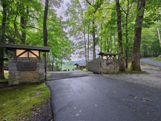 163 View Road