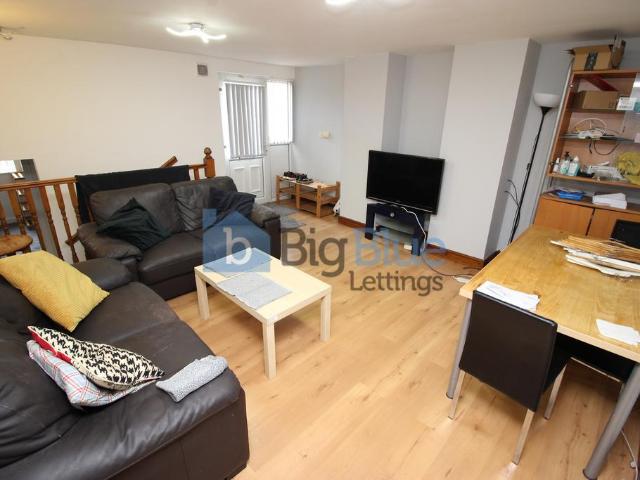 163b Royal park Terrace, Hyde Park. 3 bed terraced house to rent £1,885 pcm £435 pw