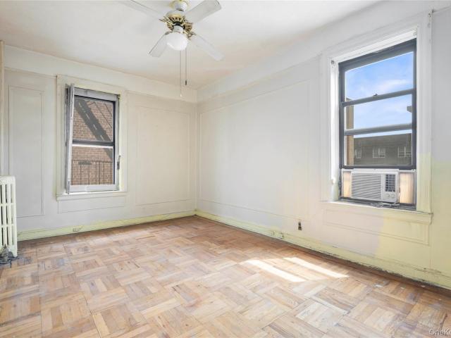 163rd 185 East Street E1