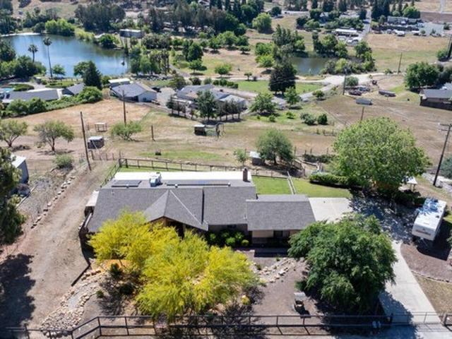 16440 Palomino Dr, Springville, CA 93265
