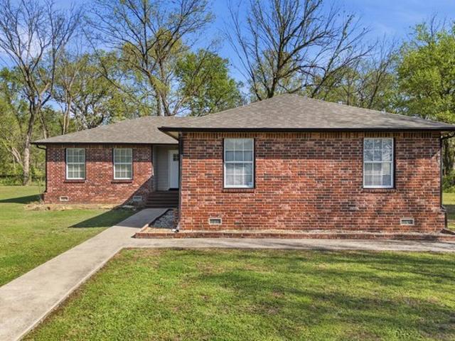 16449 N Lombard Ln, Skiatook, OK 74070