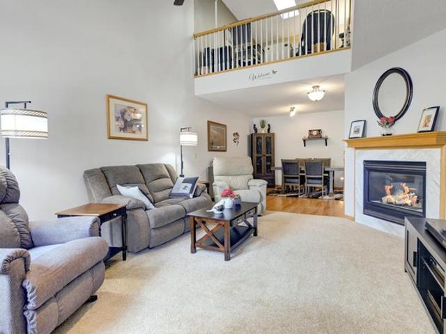 1644 Meadow Pl, Shakopee, MN 55379