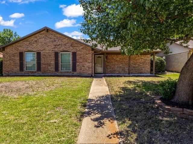 1644 Glenhill Ln, Lewisville, TX 75077