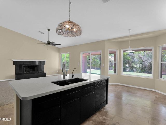 1644 w laredo street