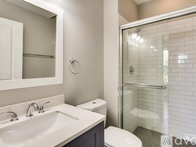 1644 West 21st Street 2 Bedroom Apartment for Rent at 1644 W 21st St, Chicago, IL 60608 Lower West Side