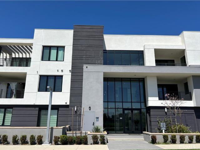 16450 Veterans Way 208