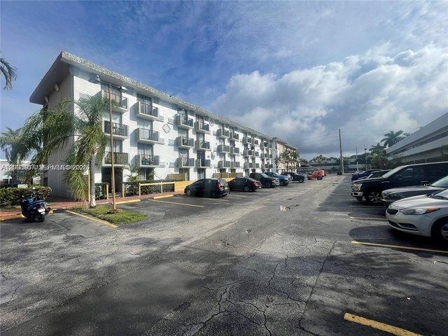 16450 NW 2nd Ave Apt 109, Miami, FL 33169