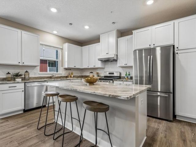 16451 Jaffna Pl, Lakeville, MN 55044