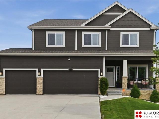 16452 Whitmore St, Bennington, NE 68007