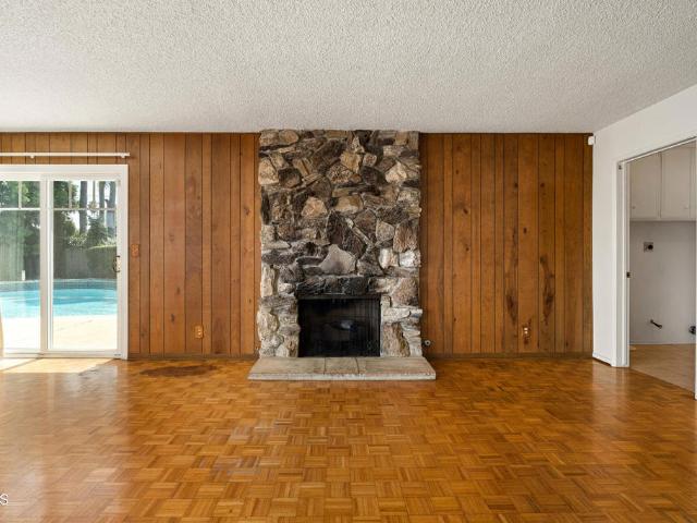 16452 Whittier Lane