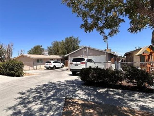 16458 Spruce St, Hesperia, CA 92345