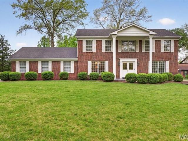 1645 Mason Knoll Rd, Town and Country, MO 63131