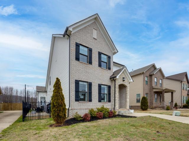 1645 Brockton Ln