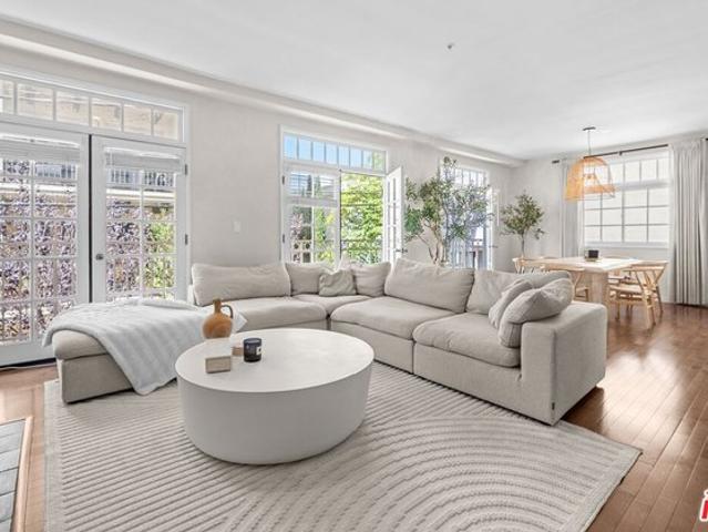 1645 Camden Ave Apt 202, Los Angeles, CA 90025